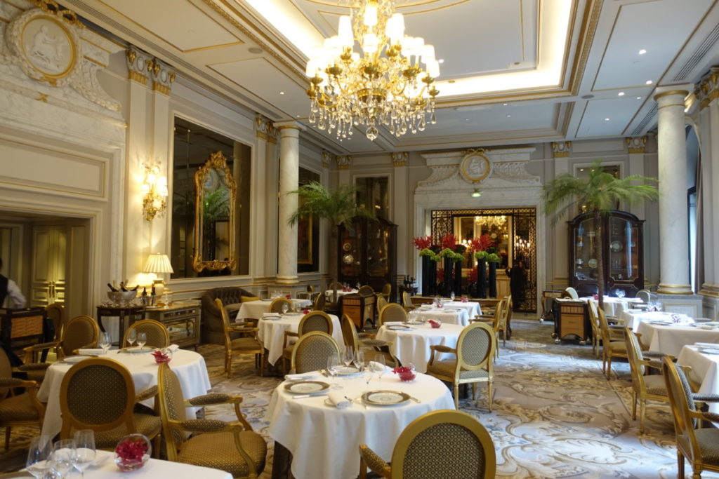 Le Cinq at Four Seasons Hotel George V (Paris) - Major Foodie